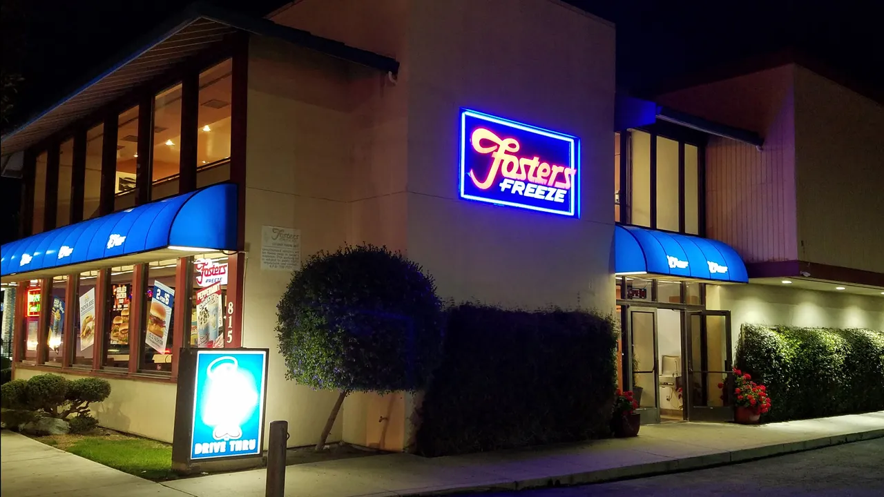 Why Customers Keep Coming Back to Fosters Freeze