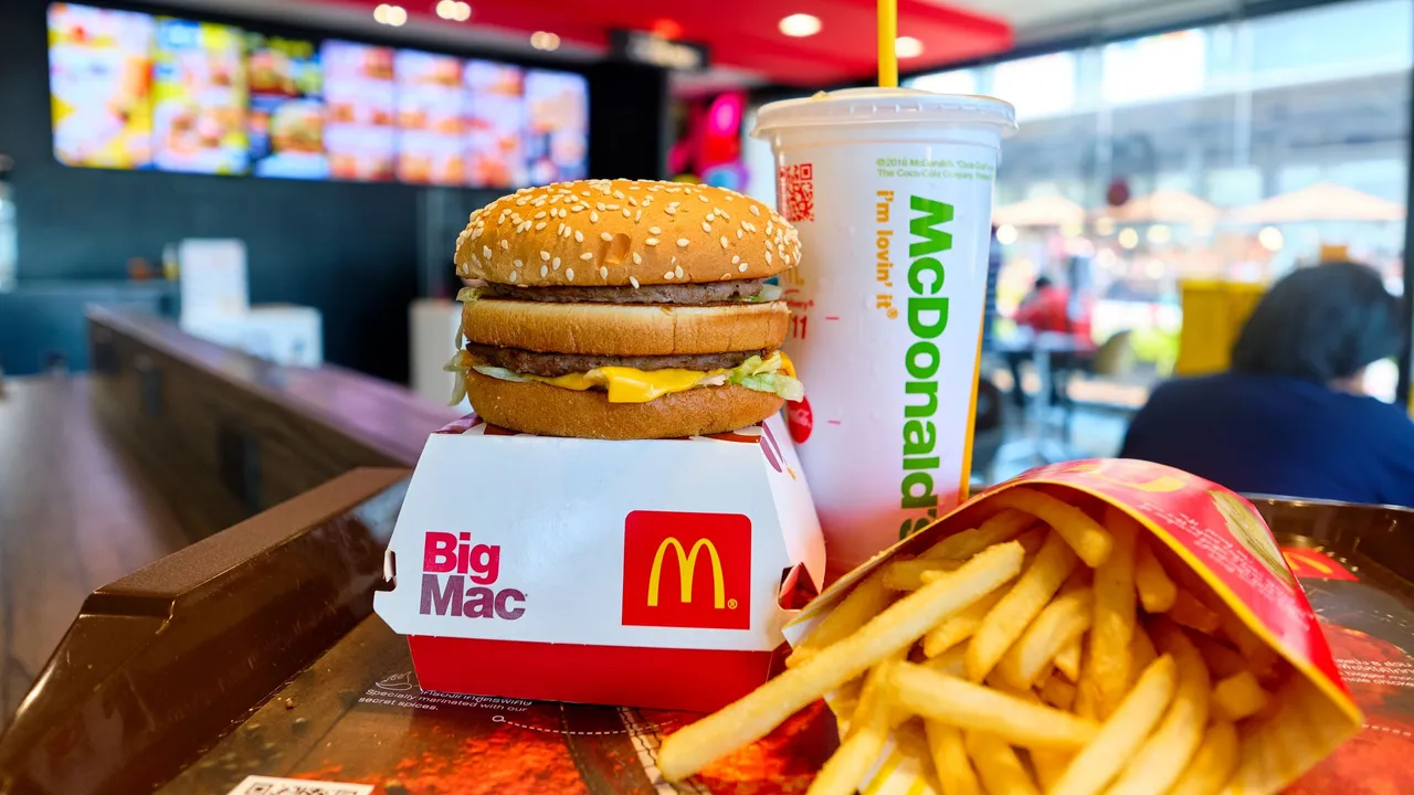 5 Times Franchisees Created Iconic Fast Food Menu Staples
