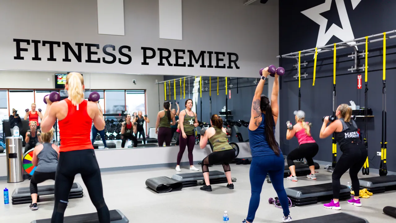 Top 5 Reasons to Buy a Fitness Premier 24/7 Clubs Franchise