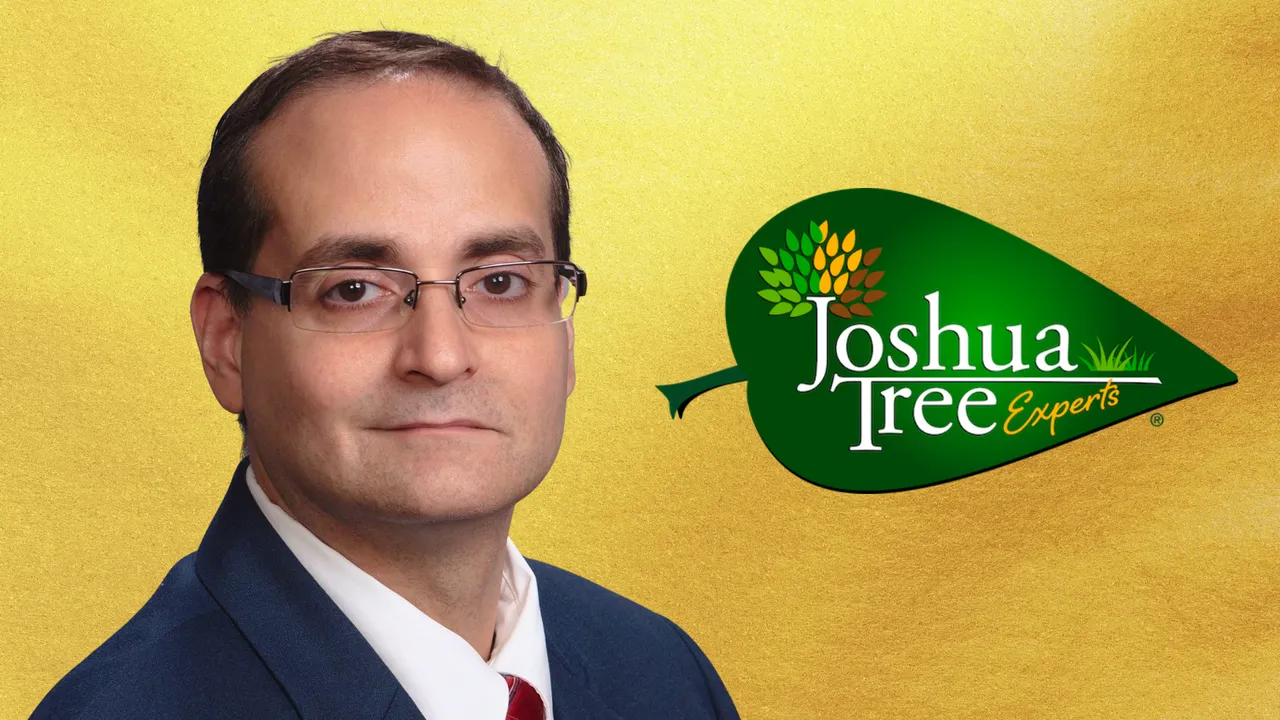 Former Banker Signs as First Joshua Tree Experts Franchisee