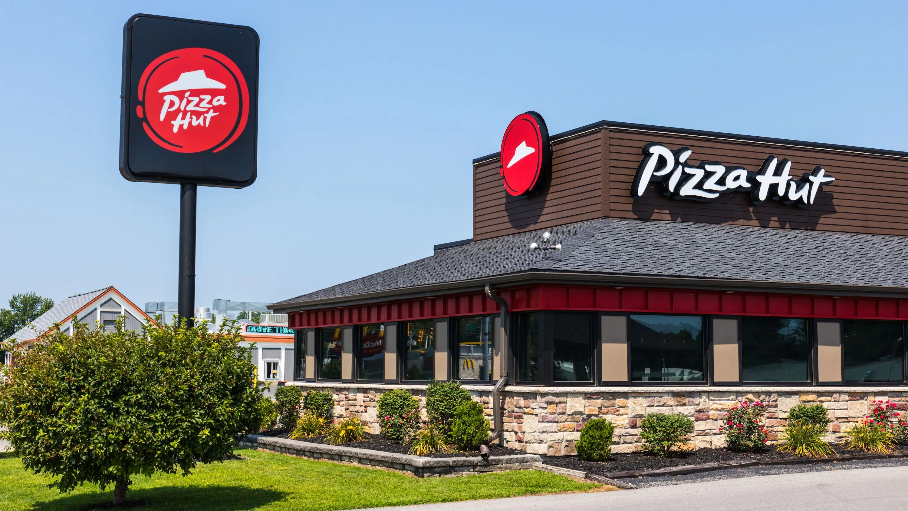 Pizza Hut Closing Hundreds of Underperforming Stores in Favor of Modern Express Model
